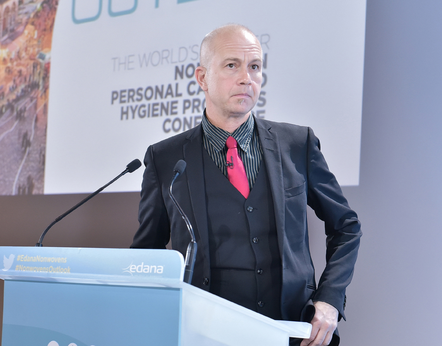 Why world-wide shortage of facemasks for frontline workers during Covid ...