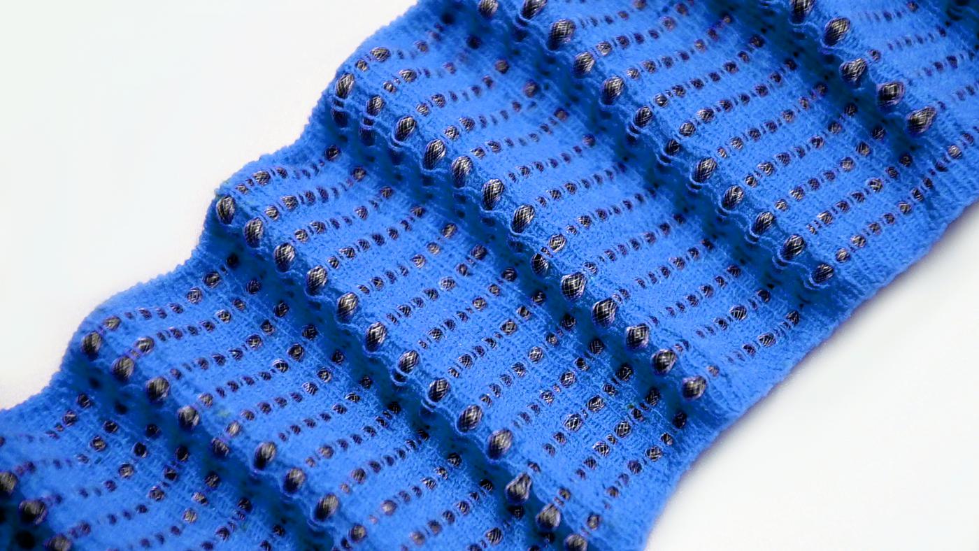 Haptic measurements with fluidic yarn system