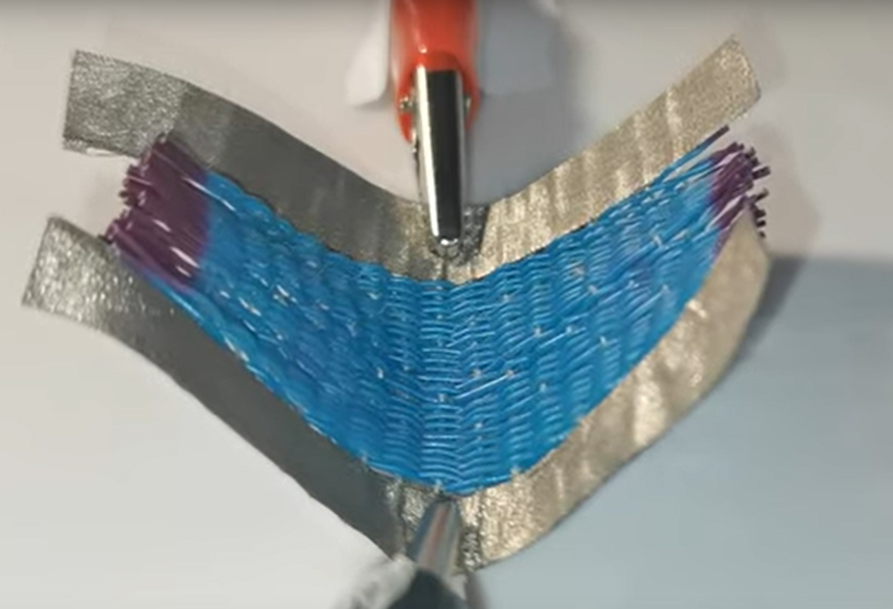 Double-smart combination of polymers and woven steel