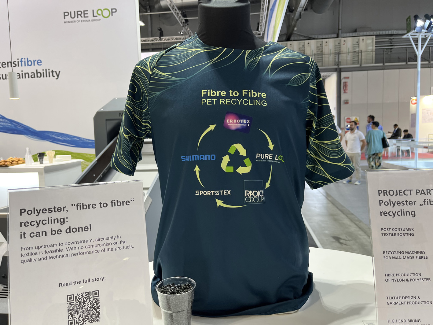 Route to circular polyester from apparel waste