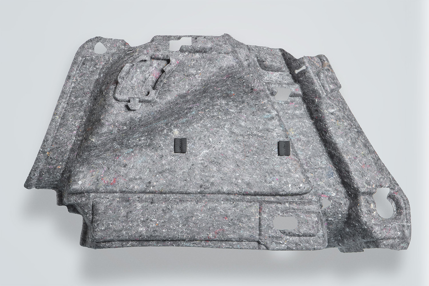 Monomaterial trunk trim meets new industry needs